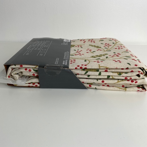 Threshold | Dining | Threshold Christmas Holly Berry Oblong Tablecloth ...